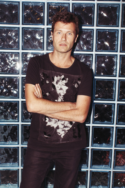 Hernan Cattaneo remix – Zarpado